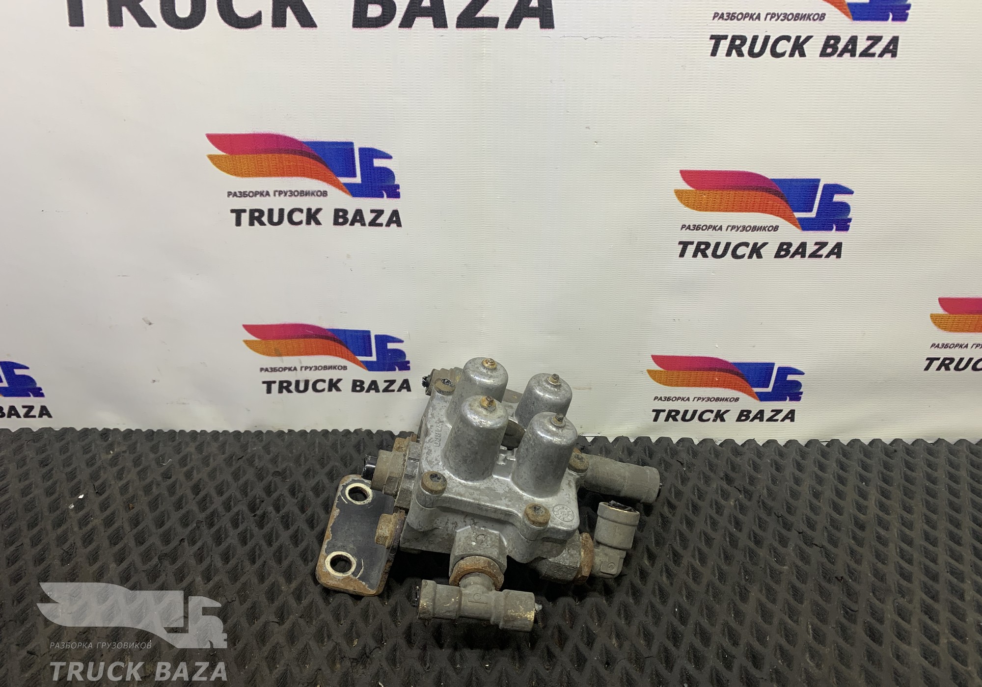 Кран защитный 4-х контурный 9347141100 - купить б/у за 7500 р.