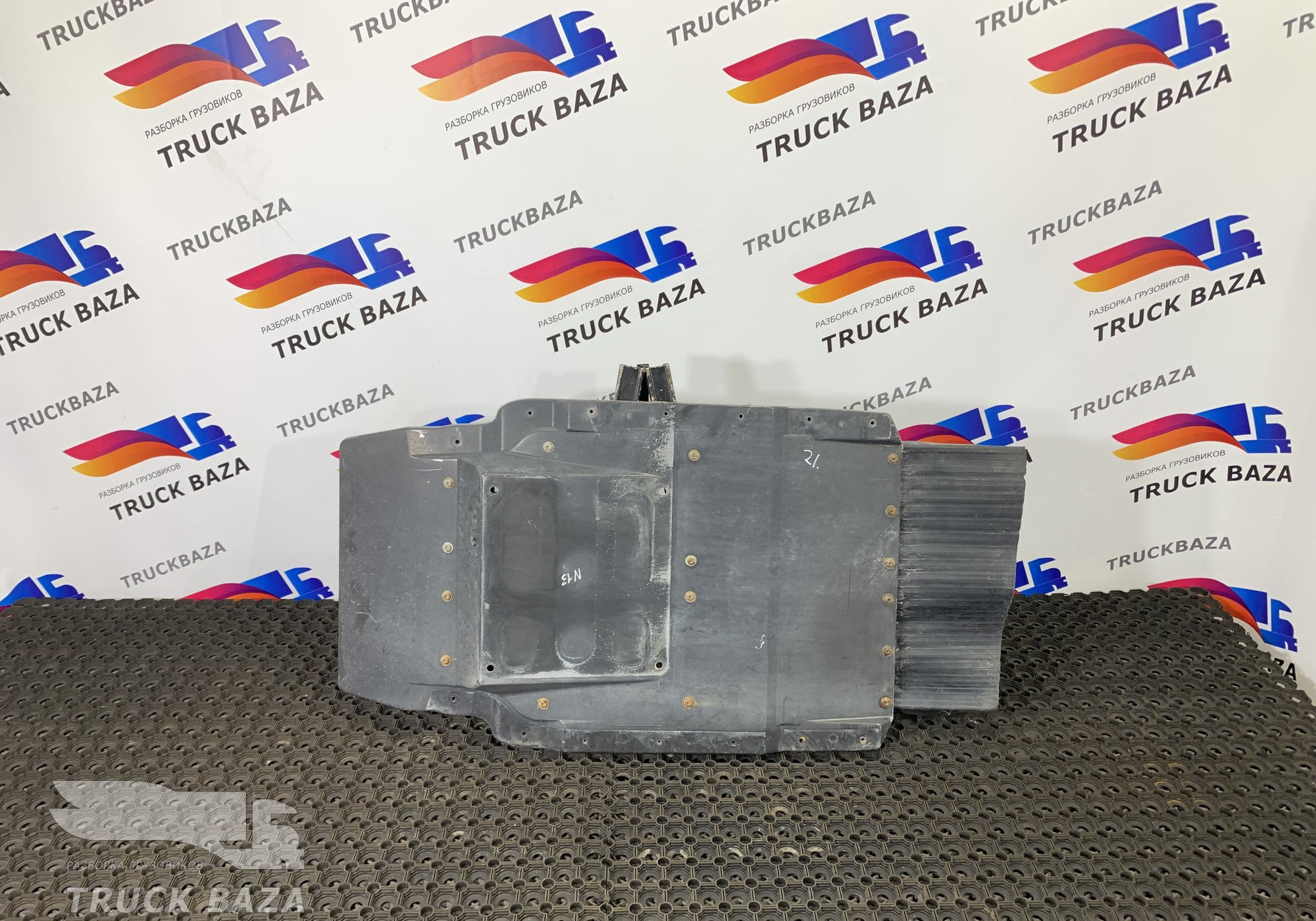 Крыло переднее задняя часть 81612100462 - купить б/у за 2500 р.